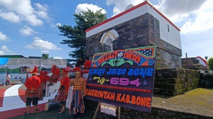 Masih Direnovasi Irjen Pol Andi Rian, 41 Pejabat Bone Ziarahi Makam ...