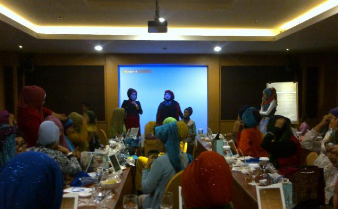 Ariqah Muslimah-Wardah Perkenalkan Tren Jilbab 2014 - Tribun-timur.com