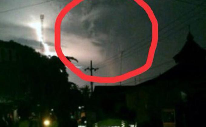 Ada Penampakan Wajah Raksasa Muncul Saat Kelud Meletus - Tribun-timur.com