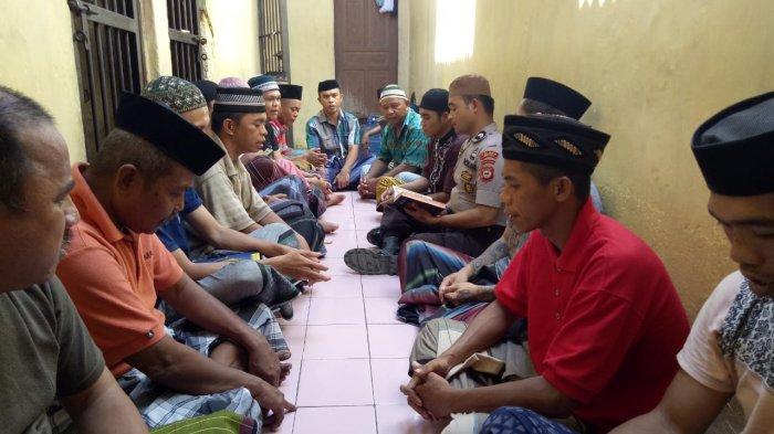 Begini Cara Anggota Sat Tahti Polres Jeneponto Berbagi Ilmu Agama ...