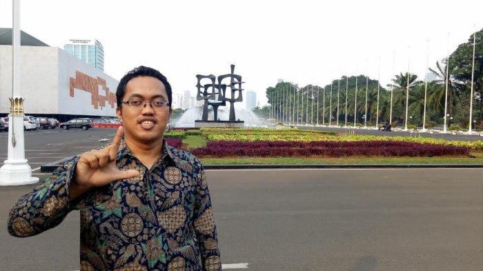 Rizal Fauzi Sebut Razia Buku di Makassar Sangat Berlebihan - Tribun ...