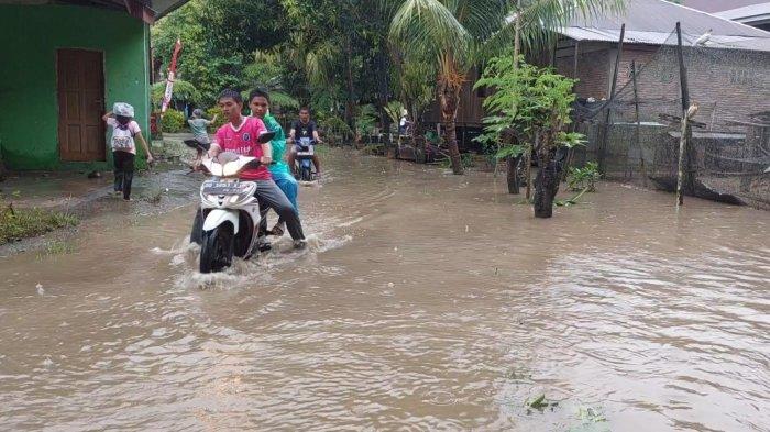 Banjir Mulai Surut di Kampung Kukku, BPBD Enrekang Imbau Warga Waspada Cuaca Ekstrem - Tribun ...