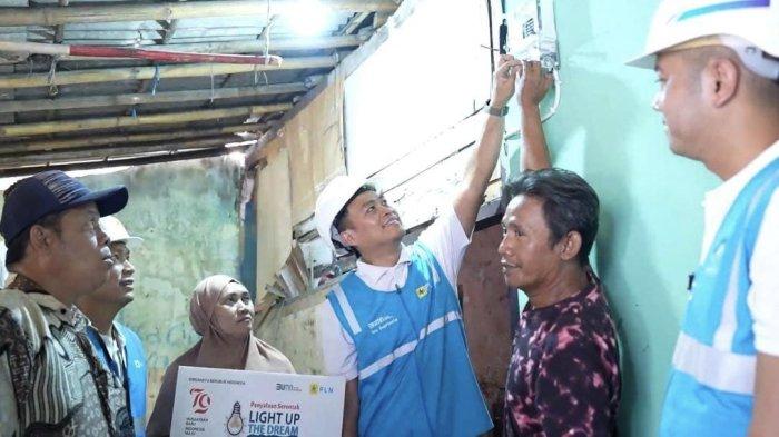 Rayakan HUT RI ke-79, PLN Nyalakan 7.357 Sambungan Listrik Gratis untuk Keluarga Kurang Mampu ...