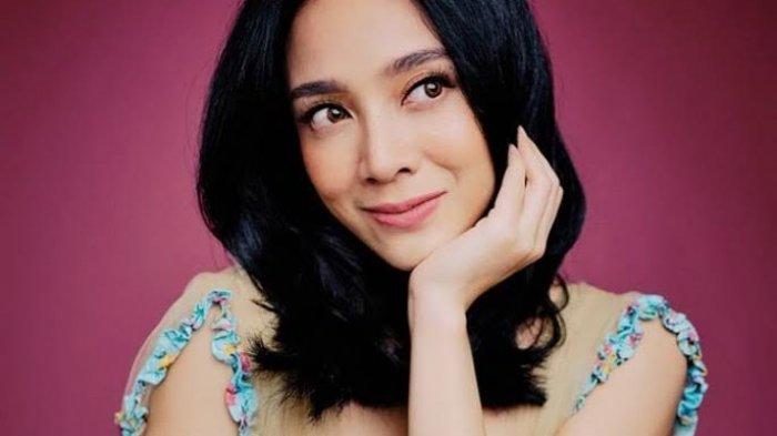 Hari Ini Berulang Tahun, Simak Perjalanan Karier Penyanyi Dhea Ananda ...