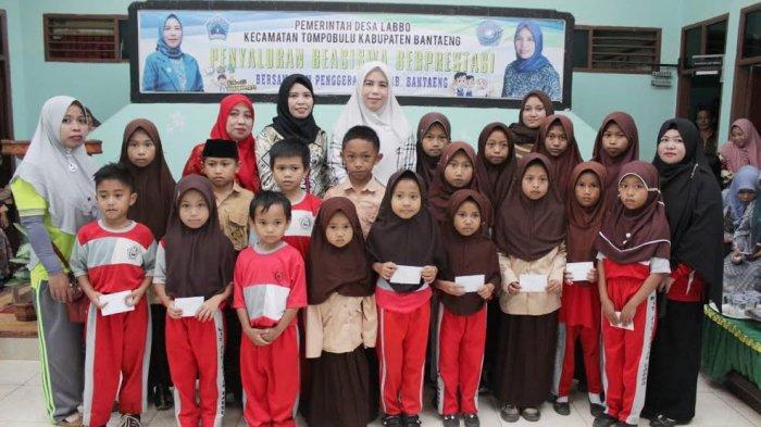 Dianggarkan Lewat Dana Desa, 102 Pelajar Labbo Dapat Beasiswa - Tribun ...