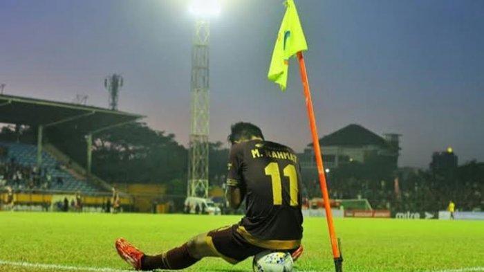 Pemain PSM Libur, M Rahmat Habiskan Waktu dengan Keluarga - Tribun ...