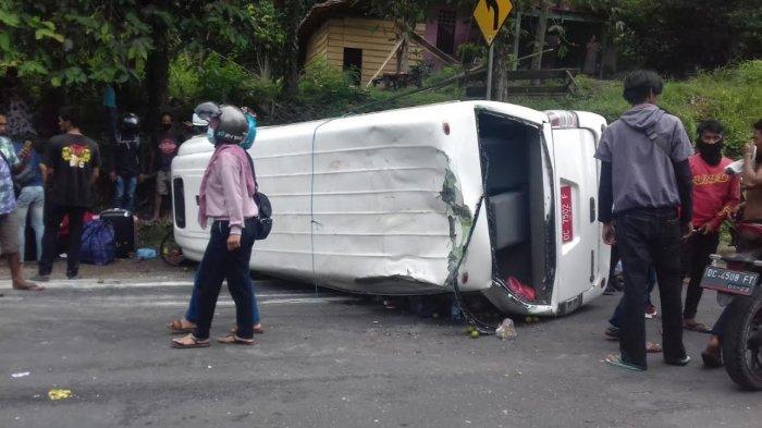 Bus Plat Merah Kecelakaan Tunggal di Mamuju, 6 Penumpang Dilarikan ke Rumah Sakit - Tribun-timur.com