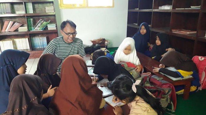 Begini Aktivitas Pustakawan Cilik SDN Borong Makassar - Tribun-timur.com