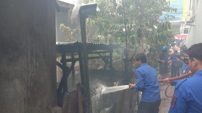 Api Dapur Membesar, Satu Rumah di Soppeng Dilalap Api - Tribun-timur.com