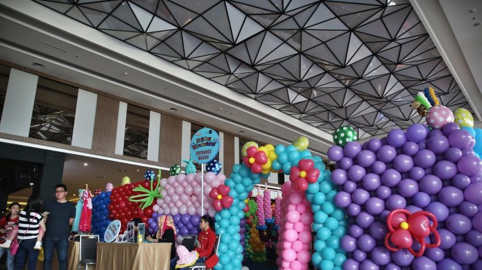 FOTO: Yuk ke Rumah Balon Holiday Wonderland Mal PIPO - Tribun-timur.com