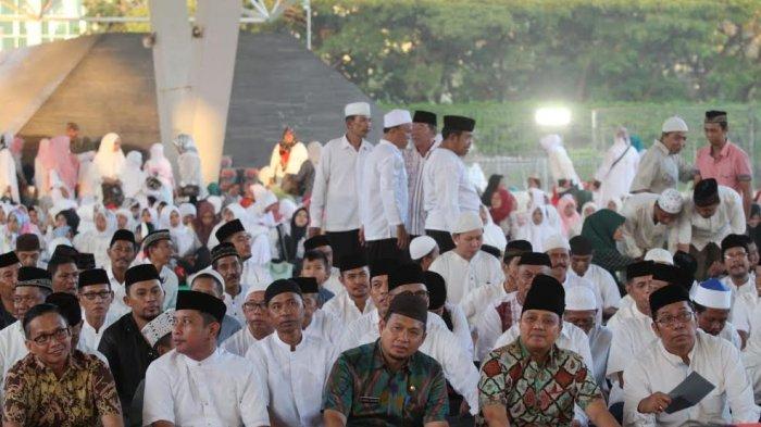 Iqbal S Suhaeb Kumpul Semua Ketua RT, RW dan LPM di Karebosi - Tribun ...