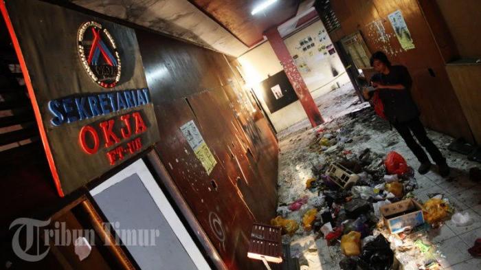 FOTO-FOTO: Begini Kondisi Gedung POMD Teknik Unhas Pasca Diserang ...