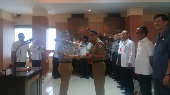 Kepala BKD Sulbar Jadi Penjabat Bupati Polman, Ini Pesan Gubernur ...