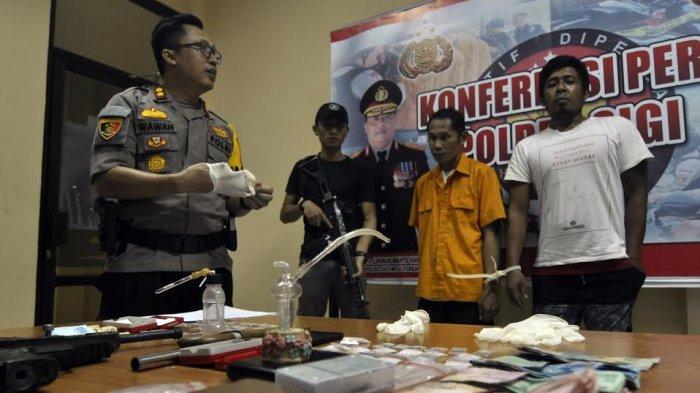 Tangkap Dua Pengedar Sabu-sabu di Sigi, Polisi Temukan Senjata Api Rakitan - Tribun-timur.com