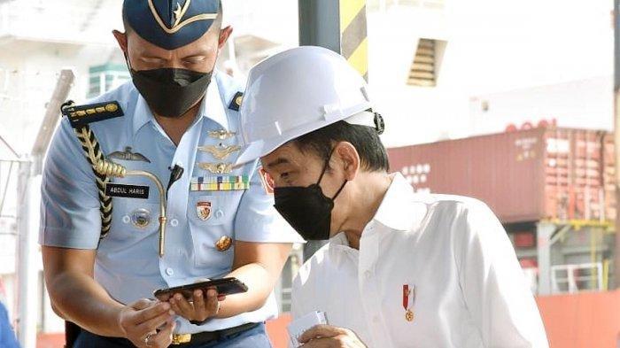 VIDEO Presiden Jokowi Telepon Kapolri Laporkan Aksi Premanisme di Tanjung Priok, Listyo: Siap ...