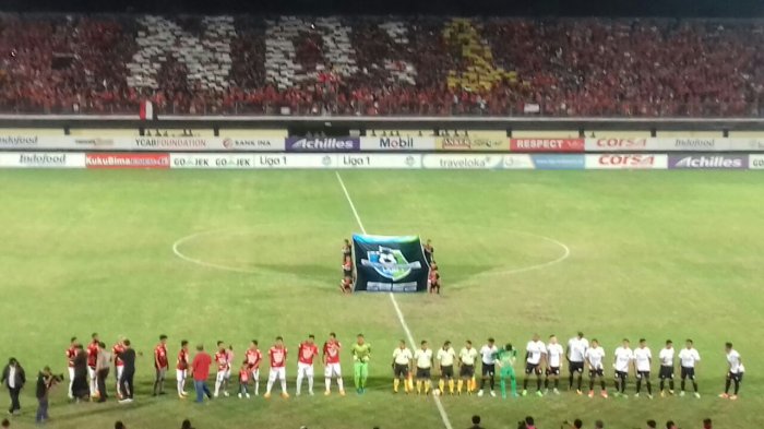 Kickoff Babak I, PSM Pakai Seragam Putih-Hitam - Tribun-timur.com