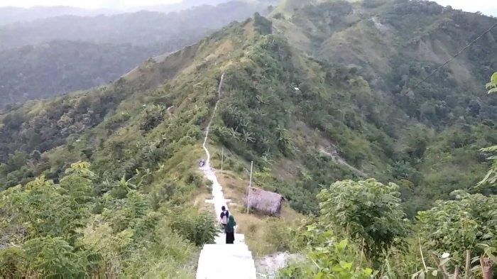 Buttu Bendera, Sajikan Pemandangan Alam Polewali Mandar dari Ketinggian ...