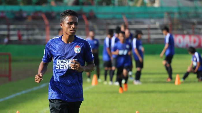 Ridwan Tawainella Tak Bisa Main, Robert Rene: Tak Masalah - Tribun ...