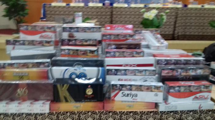 Bea Cukai Sulawesi Sita 40 Juta Batang Rokok Selama 2015 - Tribun-timur.com