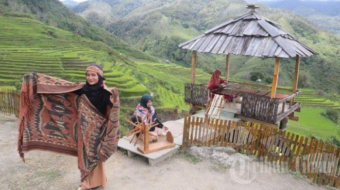 FOTO-FOTO: Kampung Tenun di Rongkong Kabupaten Luwu Utara - Tribun ...