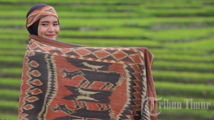 FOTO-FOTO: Kampung Tenun di Rongkong Kabupaten Luwu Utara - Tribun ...