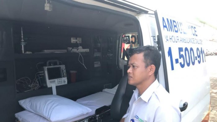 Tim Medis RS Siloam Siaga di Lapangan Goro Makassar - Tribun-timur.com