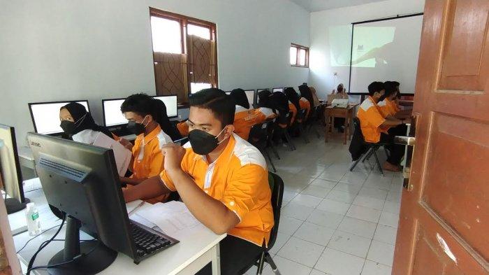 Pelatihan Computer Operator Assistant BLK Pangkep, Peserta Belajar ...