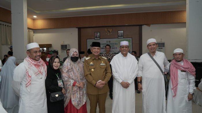 Bupati Luwu Sambut Kedatangan Jamaah Haji dengan Rasa Haru - Tribun-timur.com