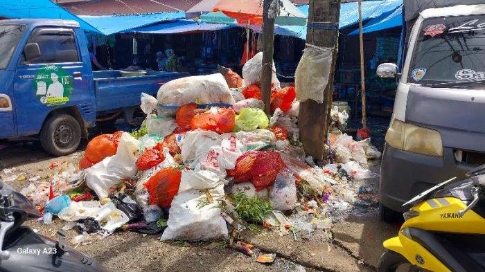 Sampah Menumpuk di Pasar Rakyat Tanete Bulukumba, Pedagang Keluhkan Bau Busuk dan Lalat - Tribun ...