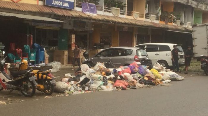 Jorok, Sampah Menumpuk di Pasar Sentral Bolu Toraja Utara - Tribun-timur.com