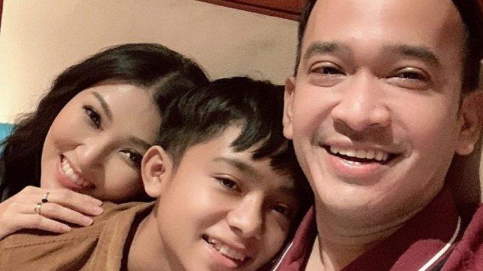 Psikolog Akhirnya Tanggapi Video Betrand Peto Sentuh Dada Sarwendah: Anak Asuh Perlu Dibantu ...