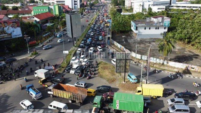Foto Drone: Macet di Pertigaan Jl AP Pettarani - Sultan Alauddin Makassar - Tribun-timur.com