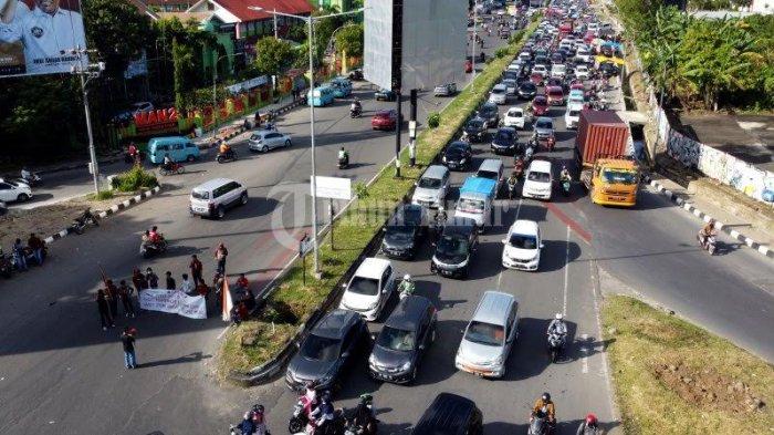Foto Drone: Macet di Pertigaan Jl AP Pettarani - Sultan Alauddin Makassar - Tribun-timur.com