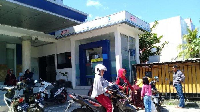 ATM Bank Sulselbar di Pangkep Gangguan, Nasabah Mengeluh - Tribun-timur.com