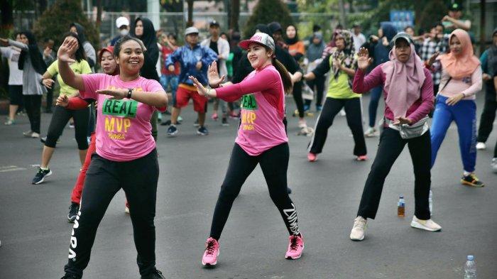 TRIBUNWIKI: Ini Tempat Latihan Zumba di Makassar, Olahraga Asik Sambil ...