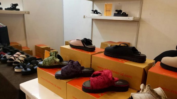 Yuk Berburu Sandal Highlander Mks Shoes di Trend Hijab Expo - Tribun ...