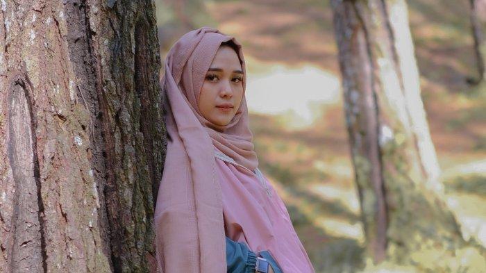 Signature Caramel Sunkist, Gebrakan Jasa Make Up Artist (MUA) ala Putri ...