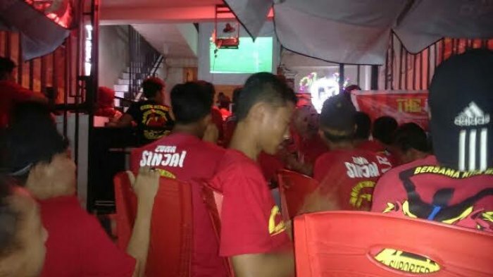 The Macz Man Nobar di Warkop Parlay Sinjai - Tribun-timur.com