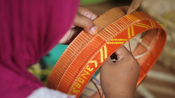 Begini Cara Membuat Bosara Bone di Dusun Labiacca, Intip Foto-fotonya ...