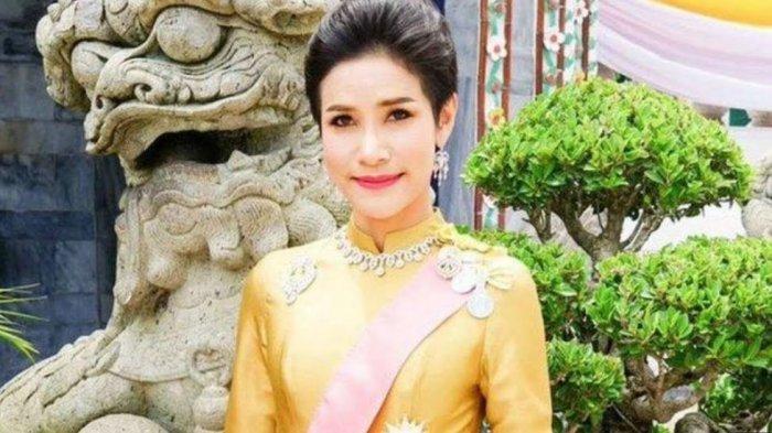 Sosok Selir Sineenat Wongvajirapakdi yang Gelarnya Dicopot Raja ...