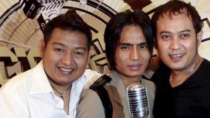 TRIBUNWIKI: ST 12 Akan Kembali dengan Formasi Lengkap, Simak Perjalanan ...