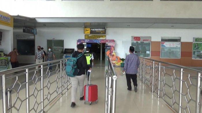Hari Pertama Pemberlakuan Aturan Perjalanan Baru,Penumpang Bandara Sultan Hasanuddin Turun 45 ...