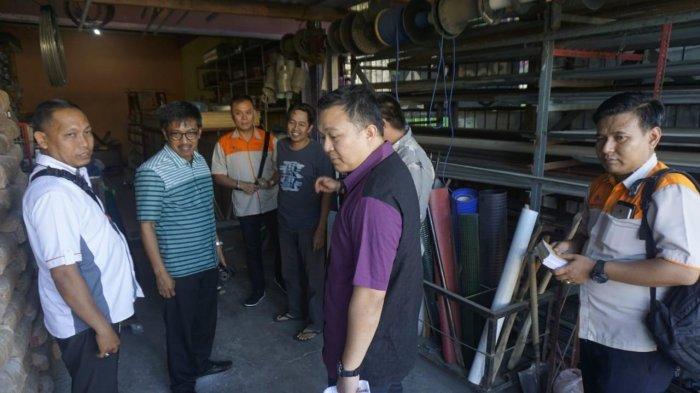 Subhan Aksa Bersama Direksi Bosowa Temui Pengecer di Maros, Ini ...