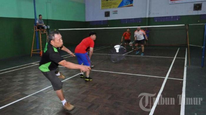 FOTO: Tenis Meja dan Bulutangkis di HUT MAPPI - Tribun-timur.com