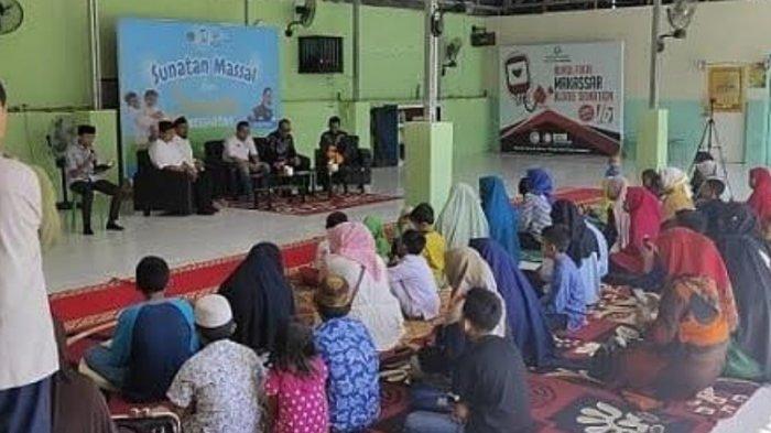 Gelar Sunatan Massal, SMPIT Nurul Fikri Makassar Gandeng BSMI - Tribun-timur.com