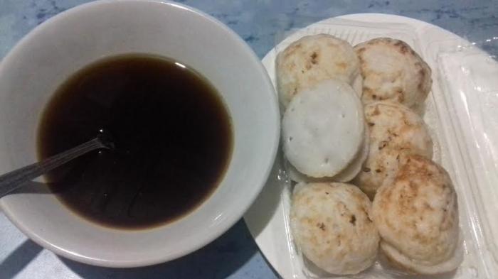 Mudahnya Membuat Surabi Gula Merah Khas Warga Kampung Bone-bone Pangkep ...