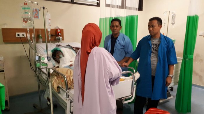 Syamsari Kitta Jenguk Keluarga Mukri, Nelayan Desa Mangindara yang Jadi ...