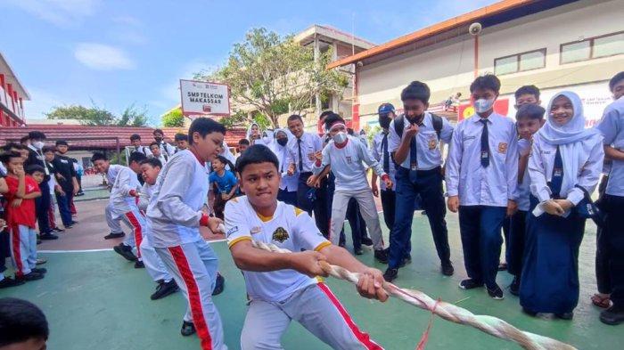 Bertema Merdeka Tanpa Atau, Perayaan HUT RI SMP Telkom Diisi Tarik Tambang Hingga Upacara ...