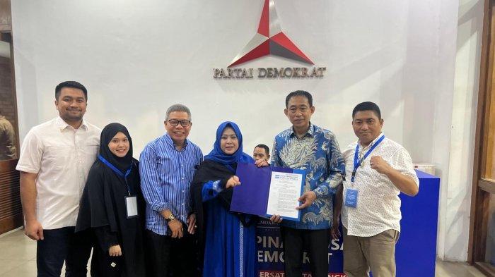 Didampingi Taufan Pawe, Erna Rasyid Resmi Diusung Demokrat Maju Pilwali Parepare - Halaman all ...