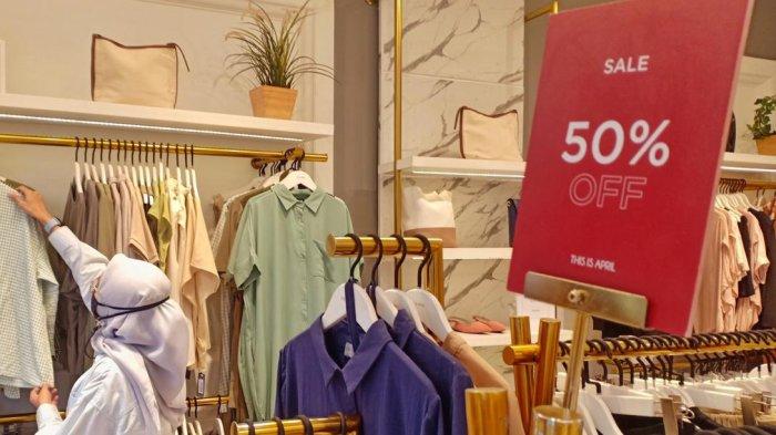 Banjir Promo Akhir Tahun di Nipah Mall Makassar, Buy 2 Get 3 hingga Diskon 80 Persen - Tribun ...